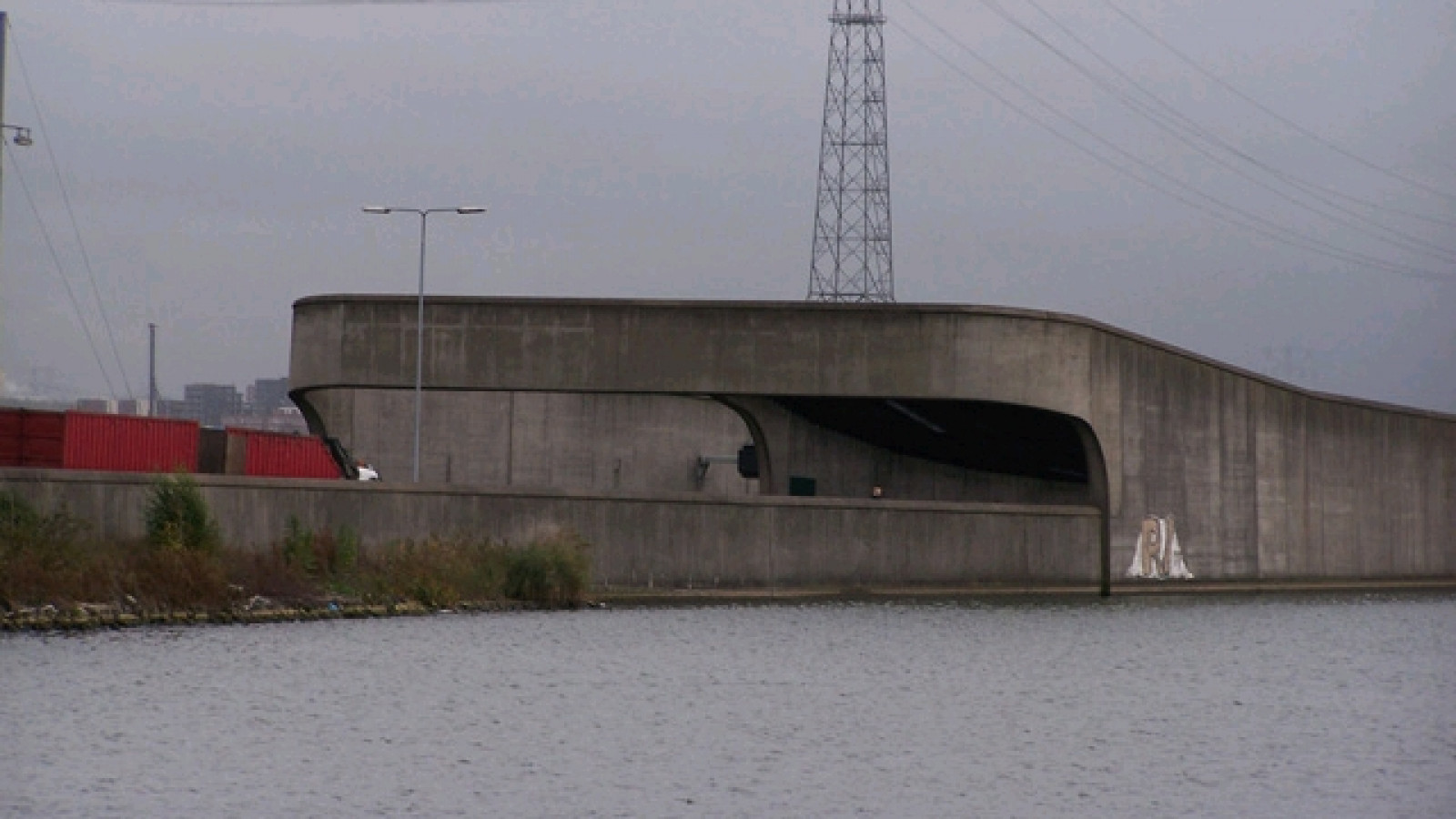 Zeeburgertunnel weer open na ongeluk in tunnelbuis - AT5