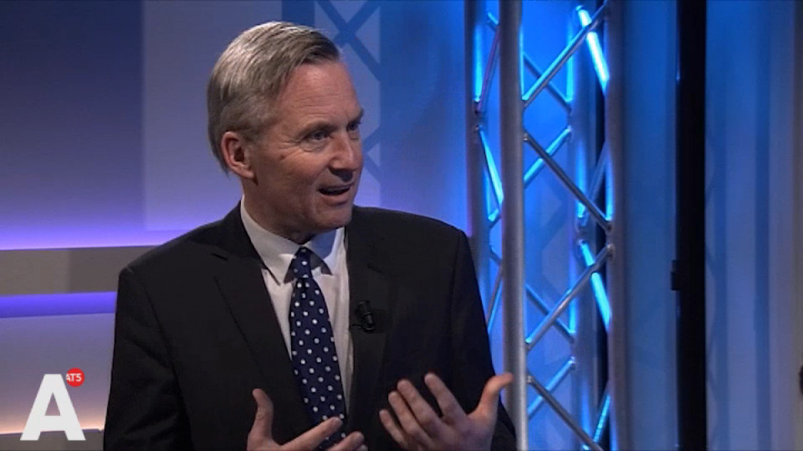 Wethouder ontkent gespannen relatie met provincie - AT5