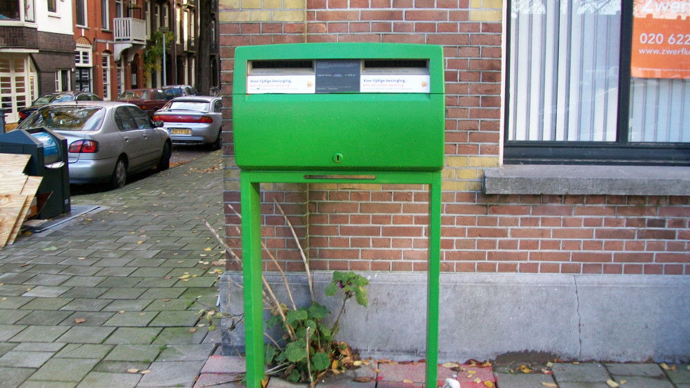 Groene brievenbus post.nl - AT5