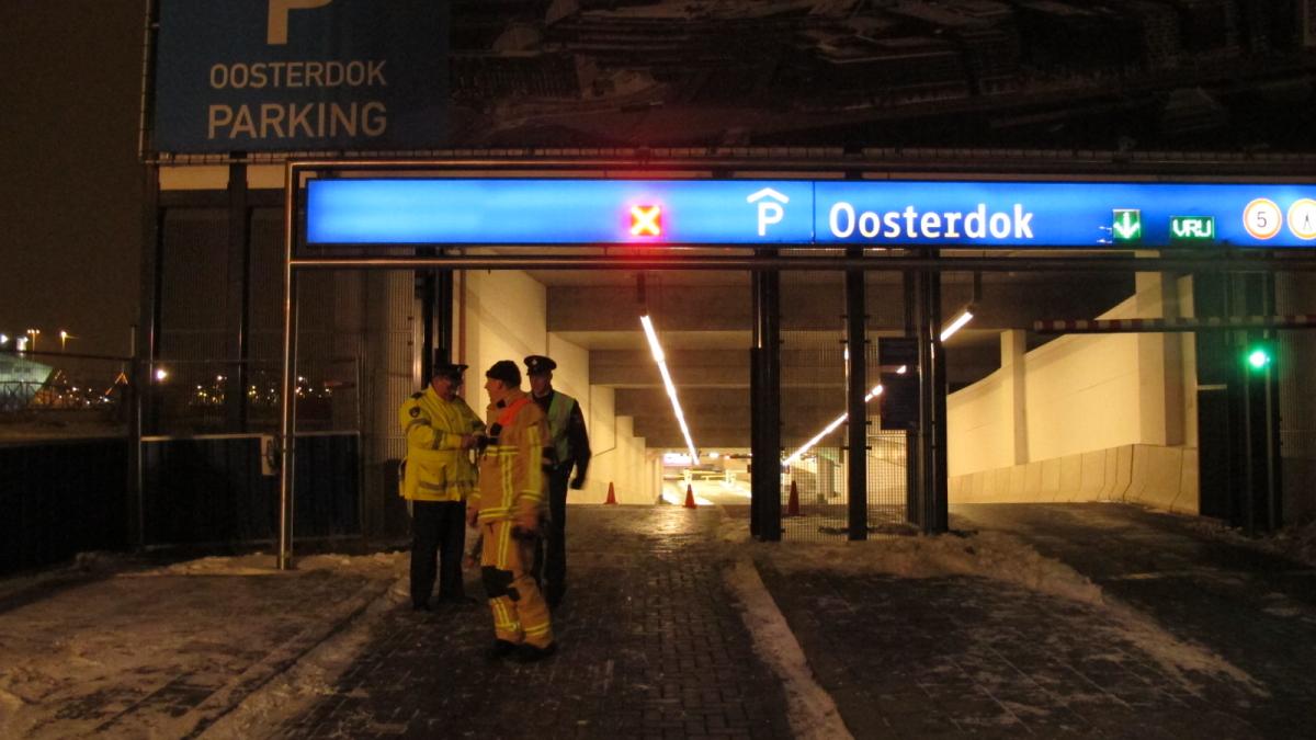 Parkeergarage Oosterdok onder water door lekkende damwand - AT5
