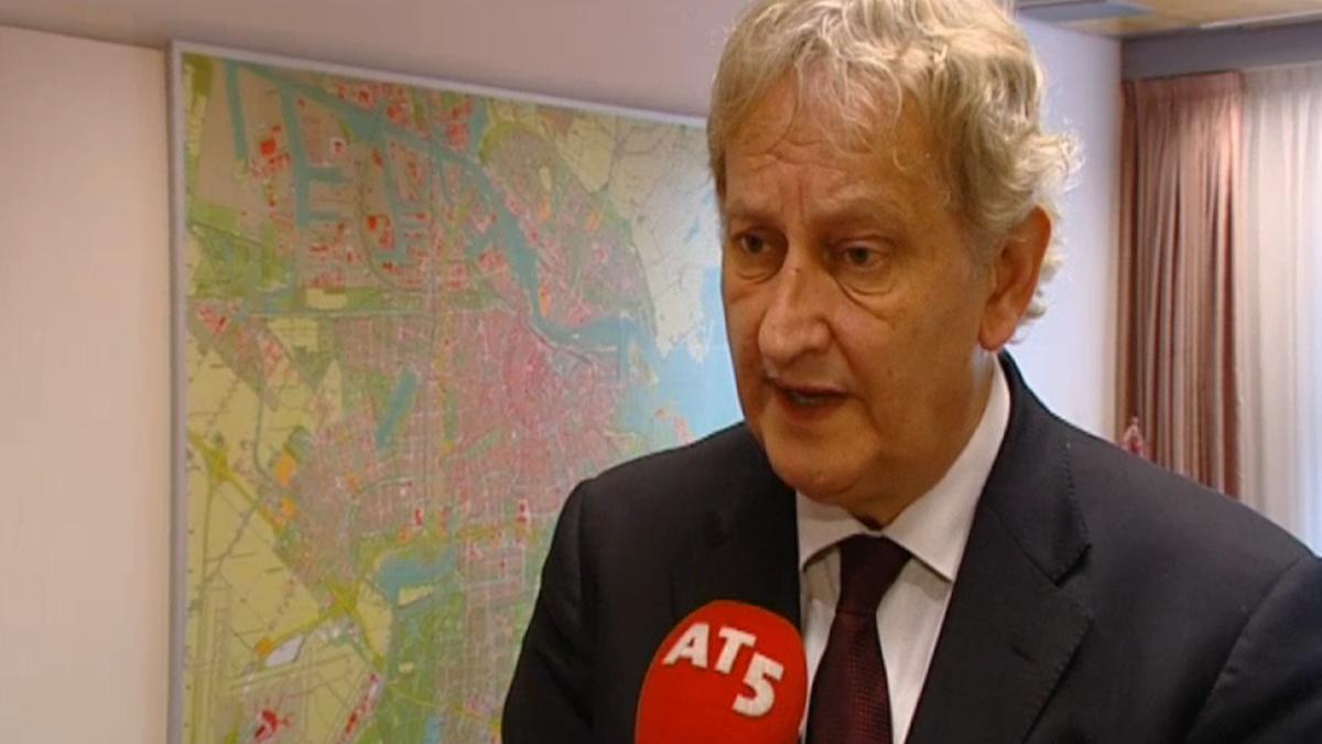 Van der Laan: 'Extra geld naar Rotterdam-Zuid' - AT5