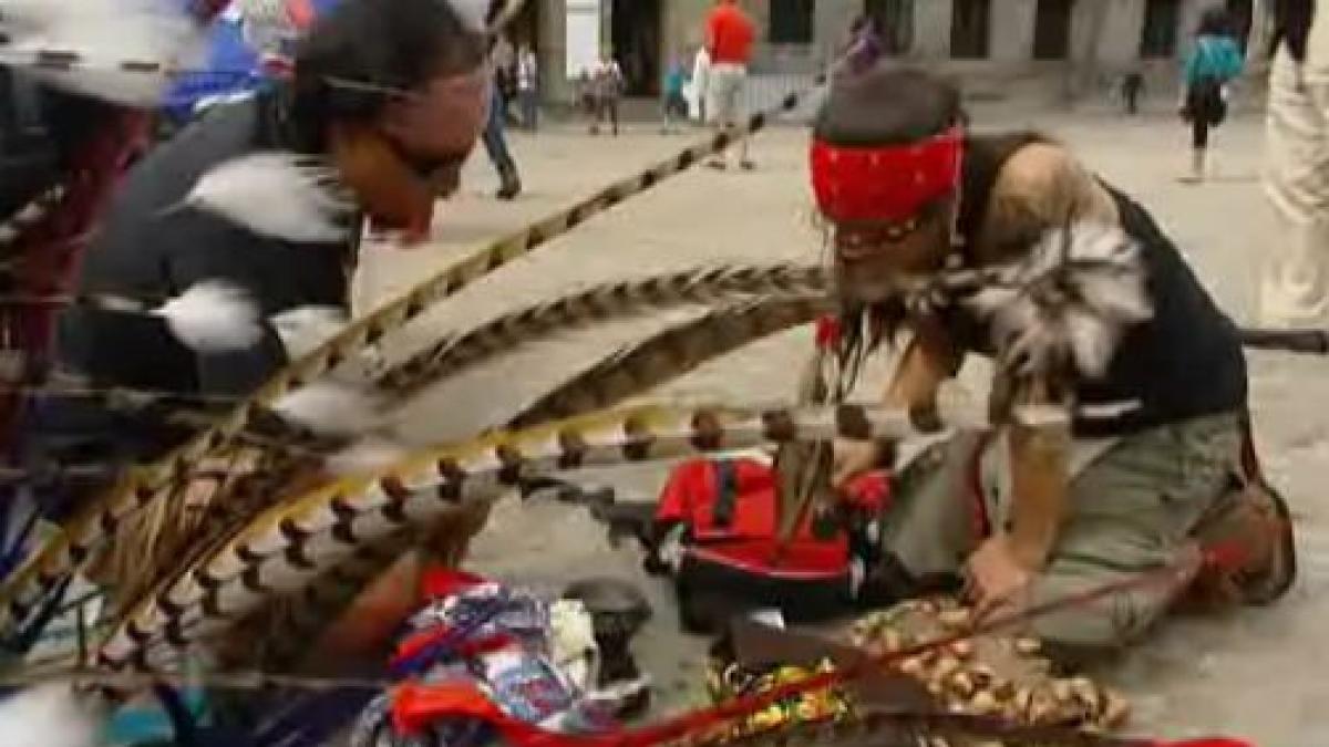 Inheemse volken protesteren op de Dam - AT5