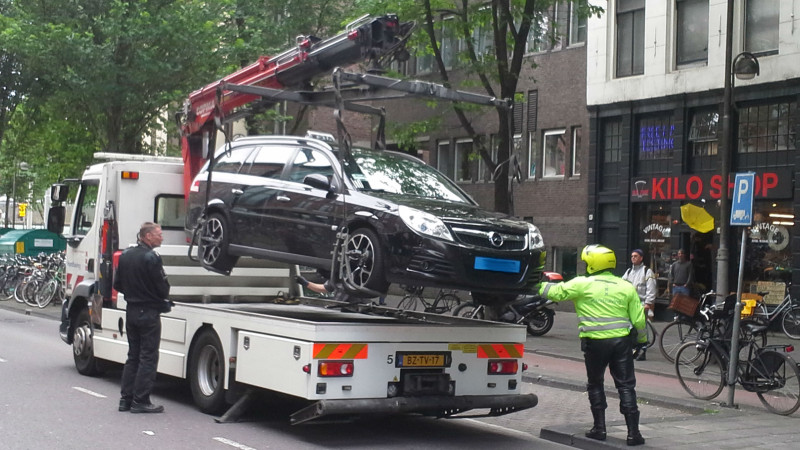 Helden van bureau Handhaving in actie! - AT5