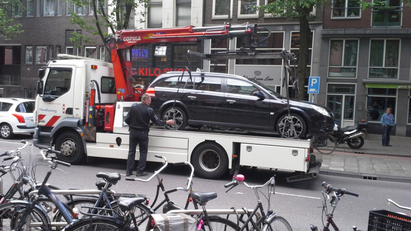 Helden van bureau Handhaving in actie! - AT5