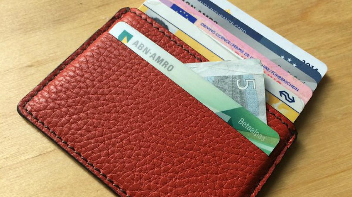 Met je pinpas geld doneren aan een dakloze: Het kan straks in Amsterdam ...