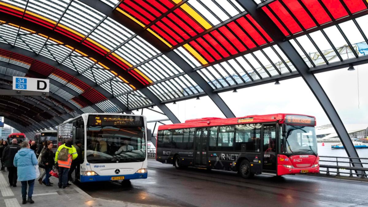 Roken wordt verboden op busplatform bij CS - AT5