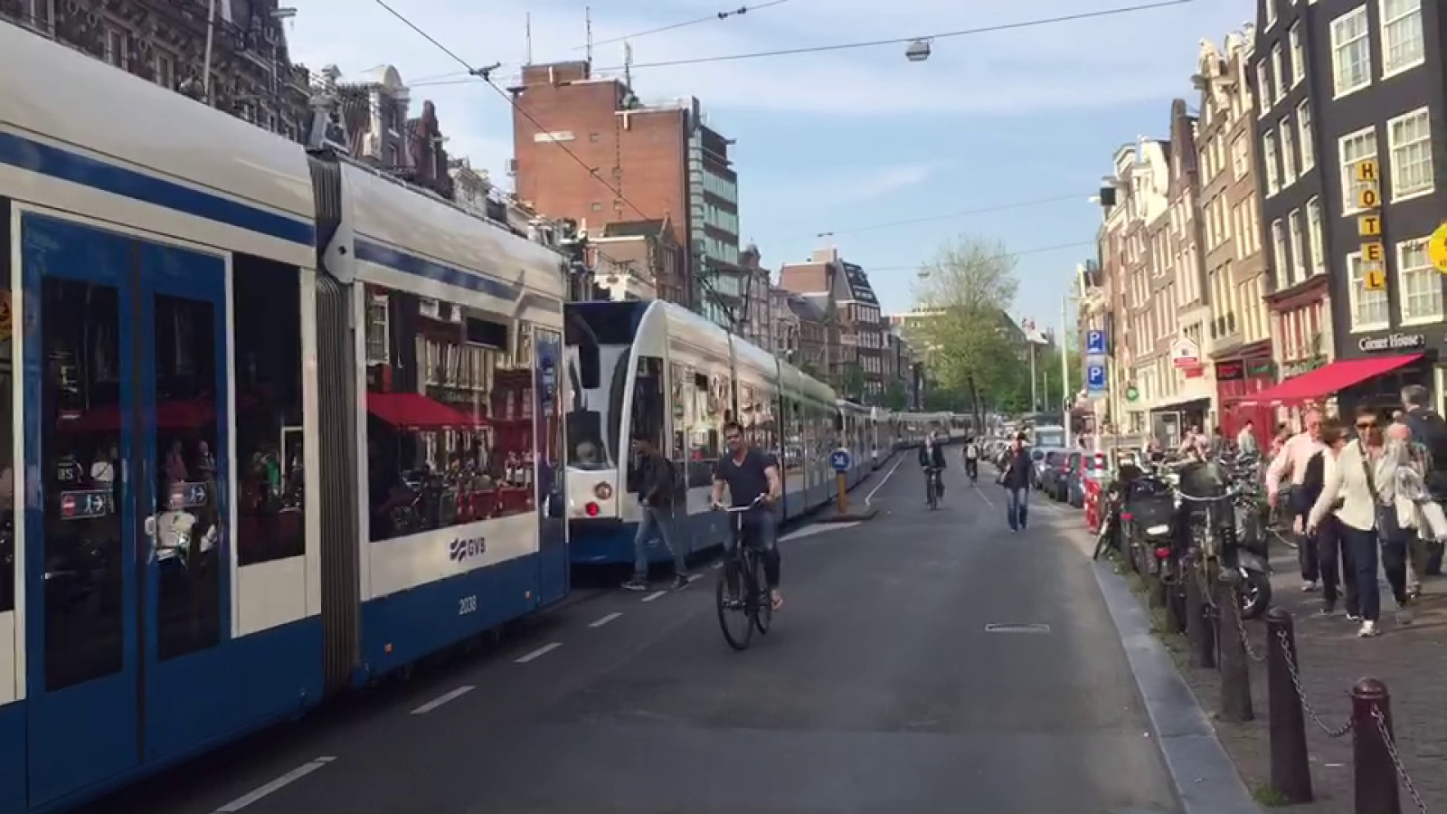 Tramverkeer Ernstig Verstoord Door Defecte Bovenleiding Damrak AT5 Tramverkeer Ernstig Verstoord Door Defecte Bovenleiding Damrak AT5