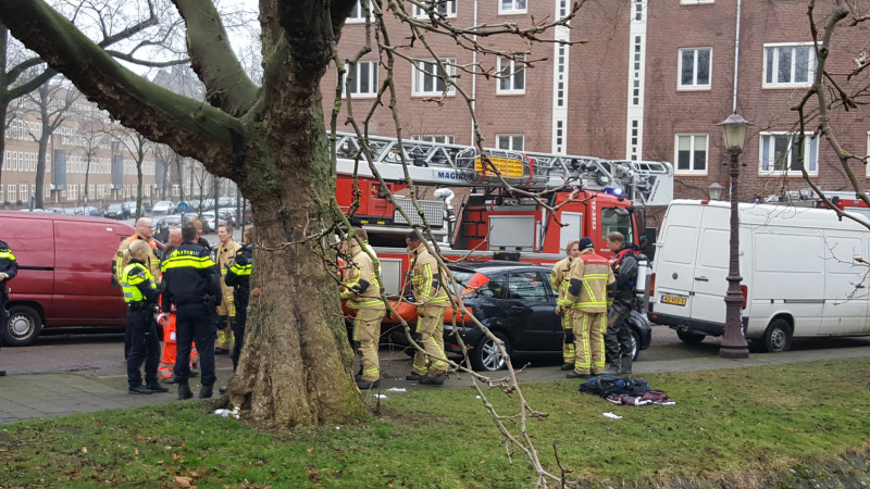 Beschonken Poolse man valt in water van Noorder Amstelkanaal - AT5