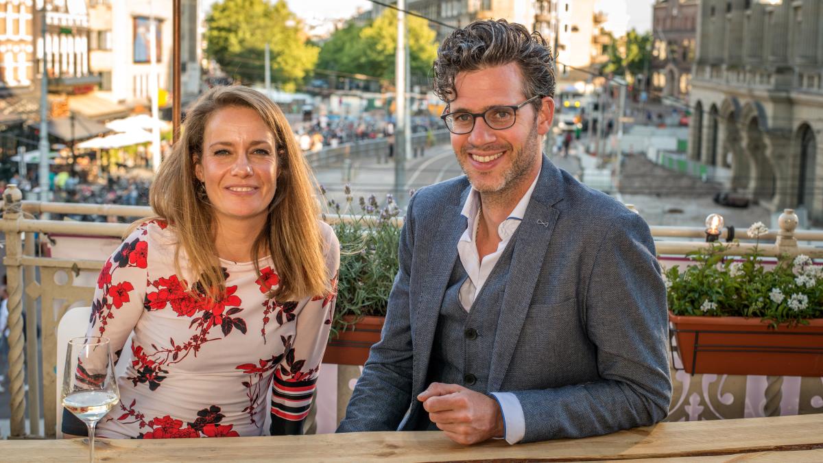Erik Dijkstra en Renske van der Veer - AT5 Erik Dijkstra en Renske van der Veer - AT5
