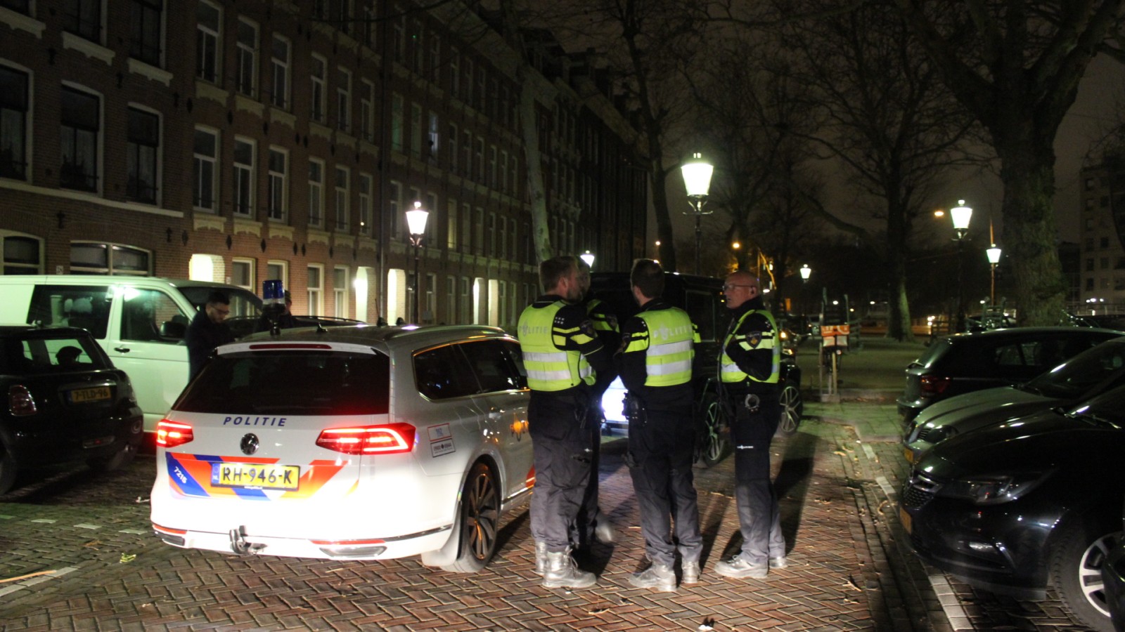 Heftige achtervolging politie eindigt in doodlopende straat - AT5