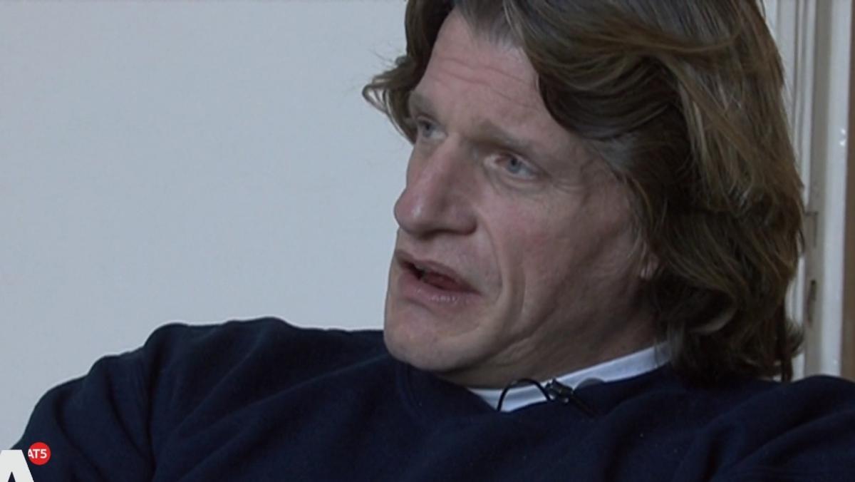 Veroordeelde verslavingshulpverlener Keith Bakker (64) overleden - AT5