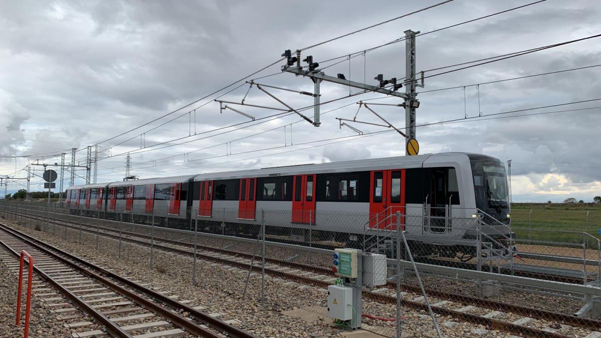 Nieuwe M7-metro rijdt voorlopig alleen als kleine versie - AT5