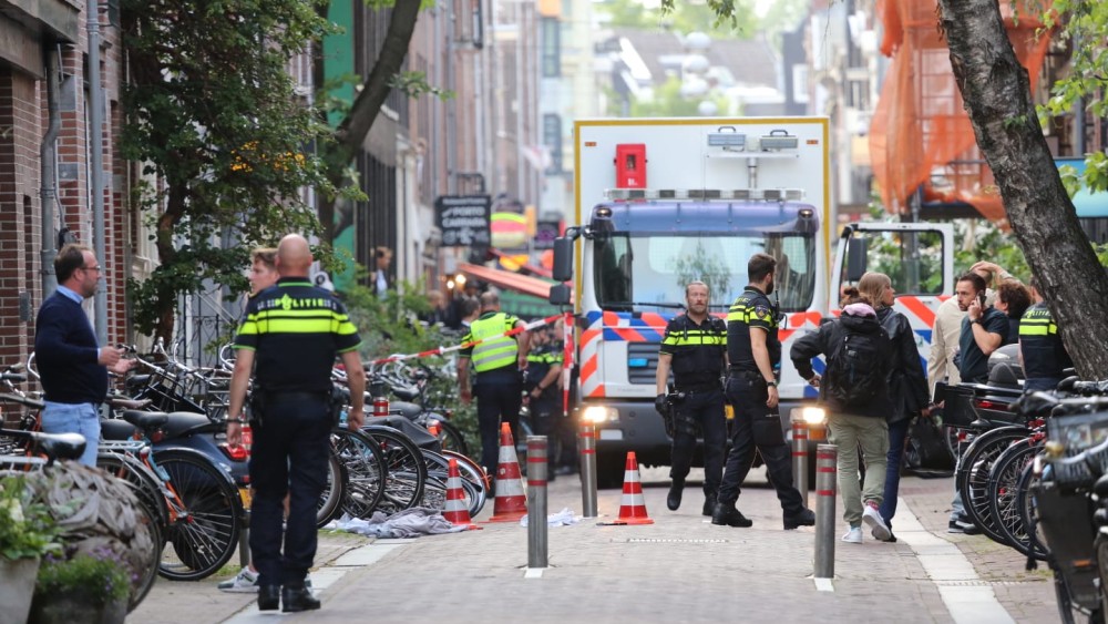 'Wijkagent stelde week voor moord Peter R. de Vries extra veiligheidsmaatregelen voor' - AT5