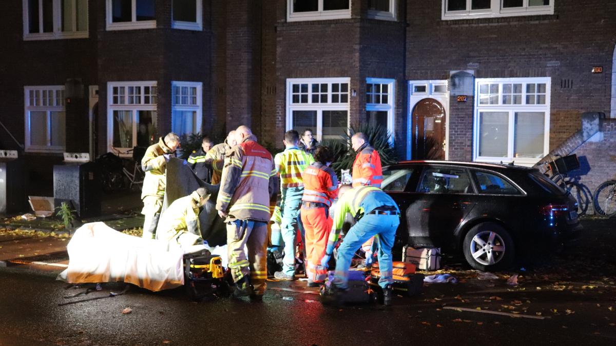 Fietser zwaargewond na ongeval Churchilllaan, automobilist doorgereden ...