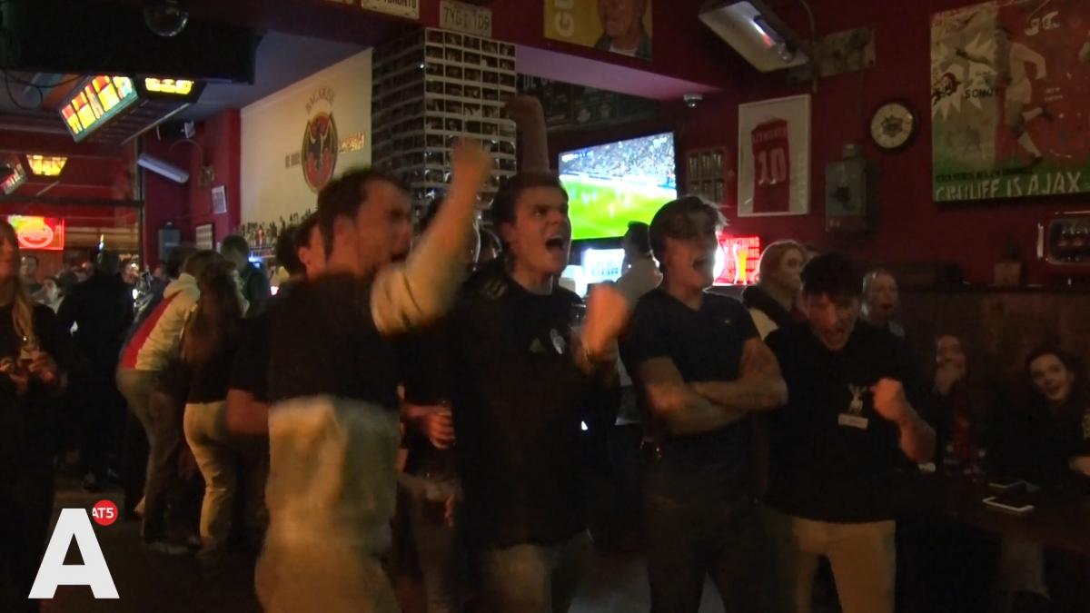 Ajax-fans opgelucht: "Je hebt ook gewoon weken dat je bijna zit te ...