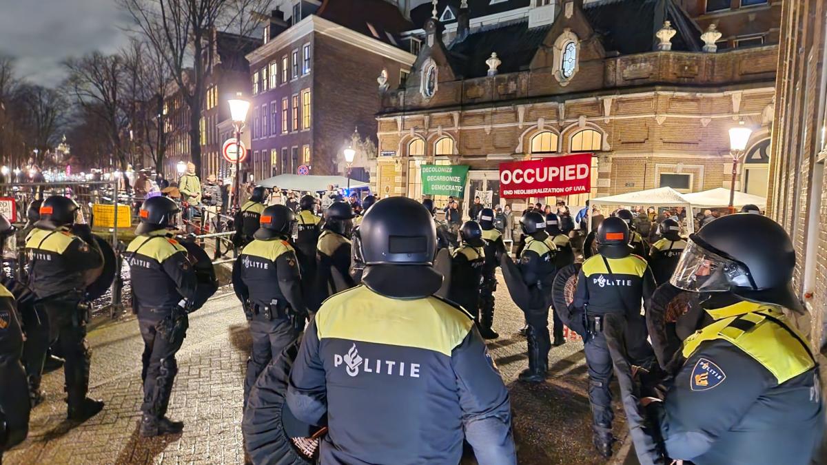 Alle opgepakte activisten bezetting Binnengasthuis van UvA weer vrij - AT5