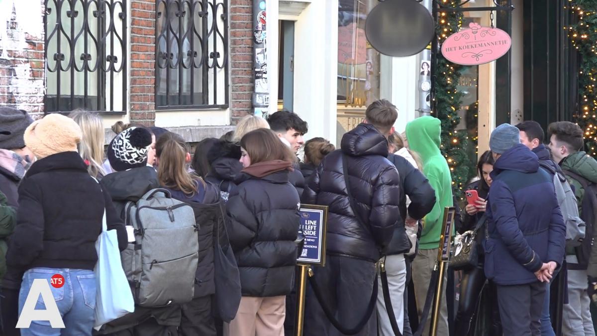 Dikke rijen voor je patatzaak dankzij TikTok: "Leuk, maar het mag wel ...