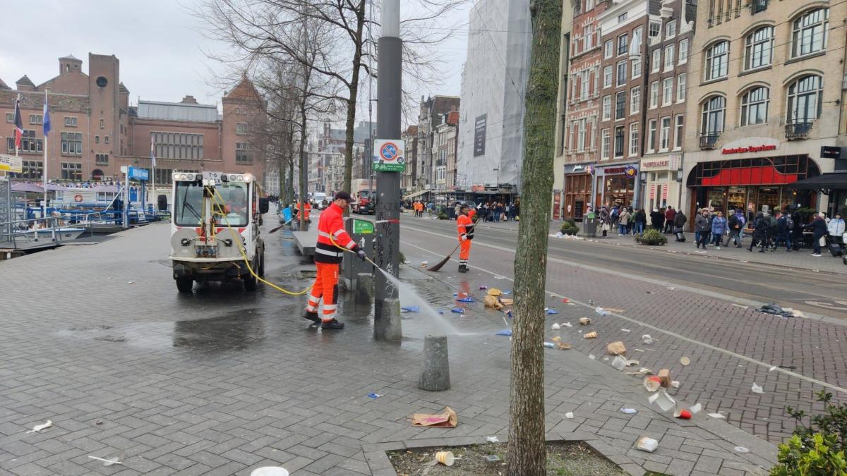 Straatvegers woest over avond- en weekenddiensten - AT5