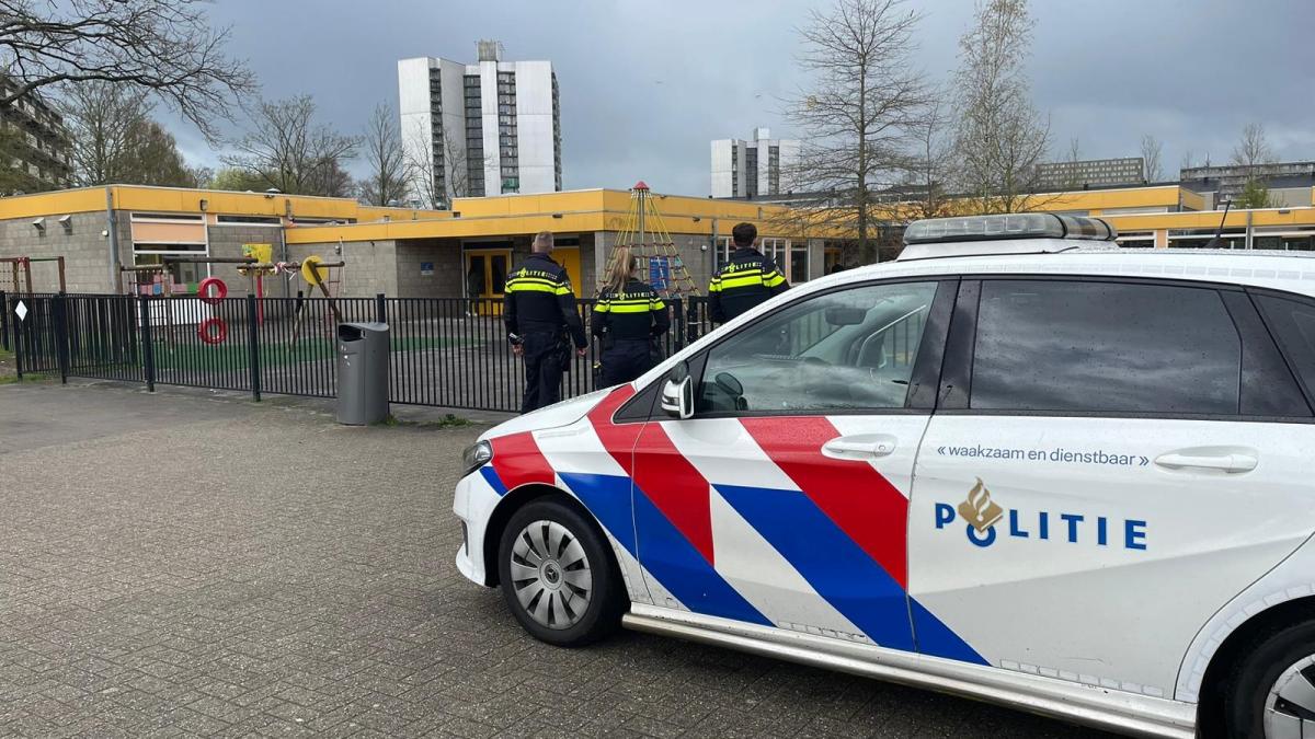 Bedreigde basisschool in Zuidoost blijft ook morgen dicht - AT5