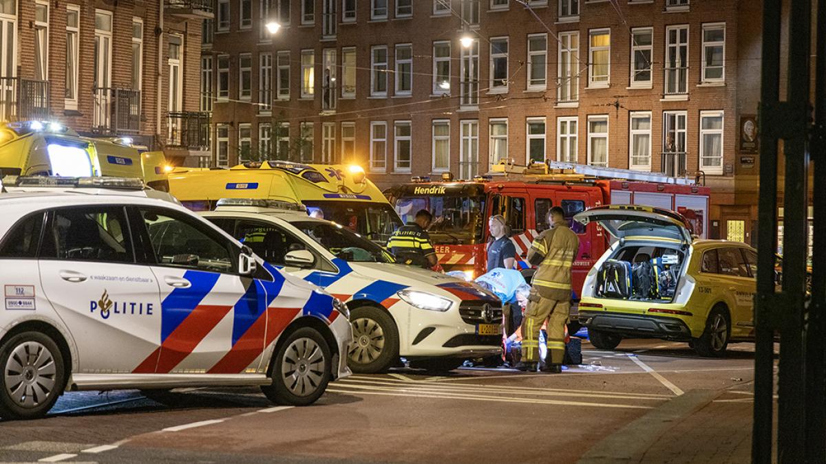 Politie houdt twee nieuwe verdachten aan voor aanrijding en inbraak op Kinkerstraat - AT5