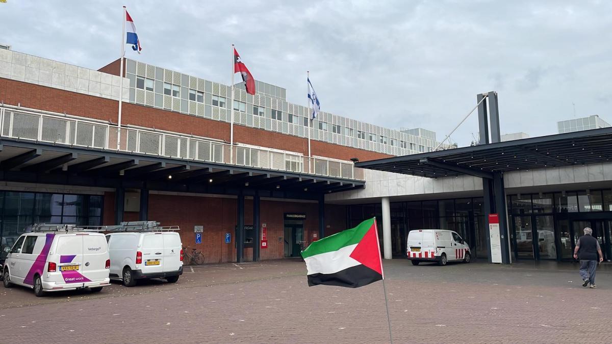 Gemeente hijst Israëlische vlag, Palestijnse vlag voor Stopera ...