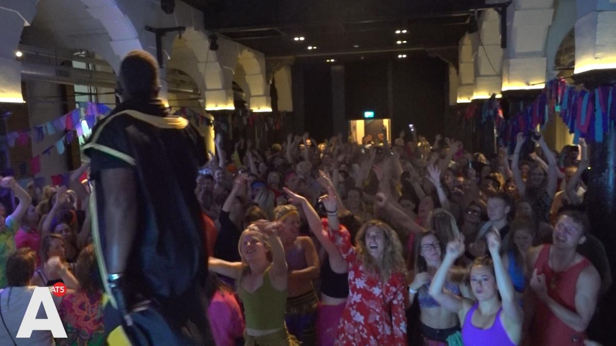 Om 7 uur al fris, fruitig en keihard feesten op ADE: "Straks werken met ...