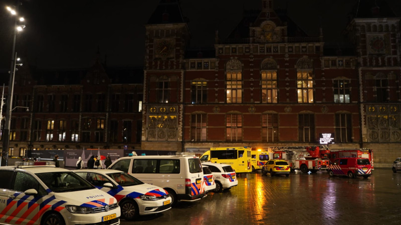 Man zwaargewond na val op spoor CS - AT5