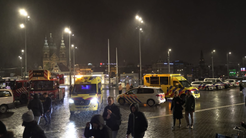 Man zwaargewond na val op spoor CS - AT5