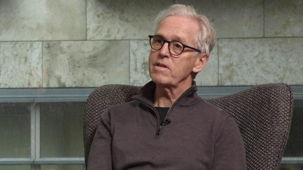 Journalist Derk Sauer overleden aan gevolgen van ongeluk met zeilboot - AT5