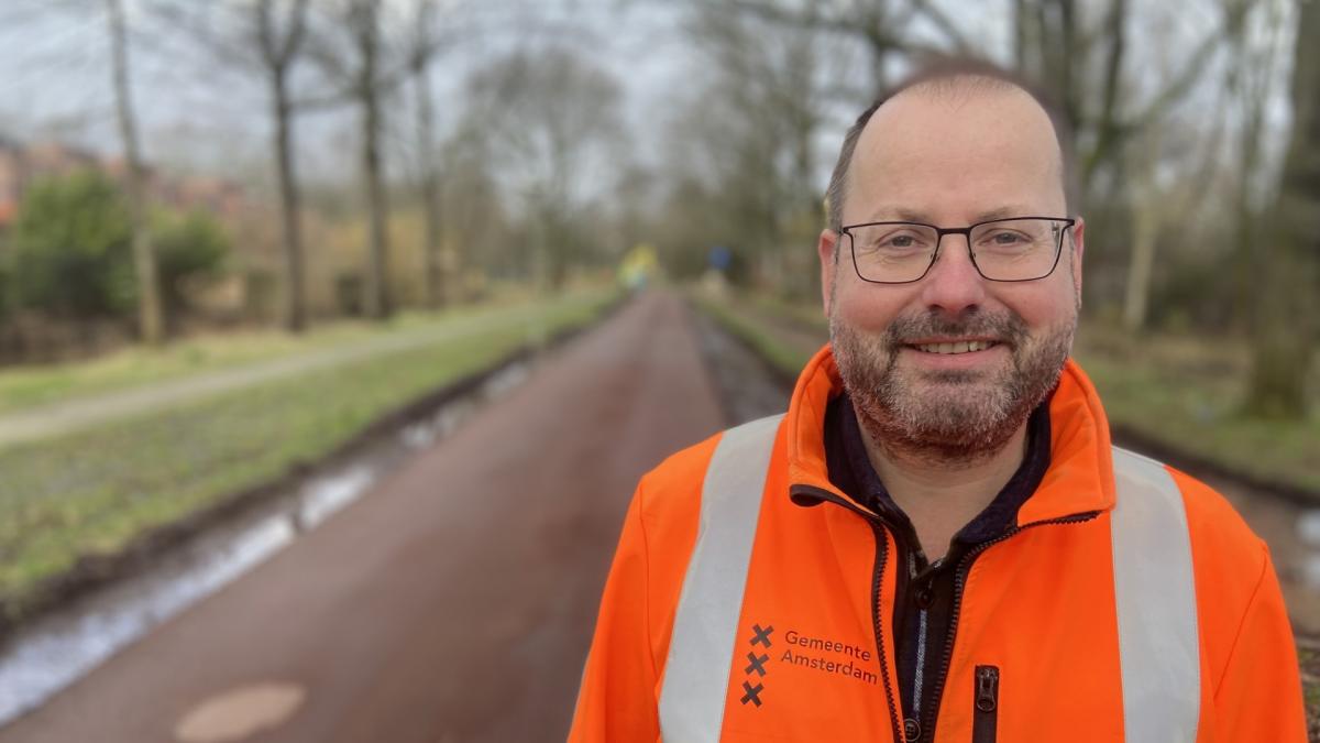 Onderhoud aan fietspad Radioweg: "Opgebroken asfalt gaan we ...
