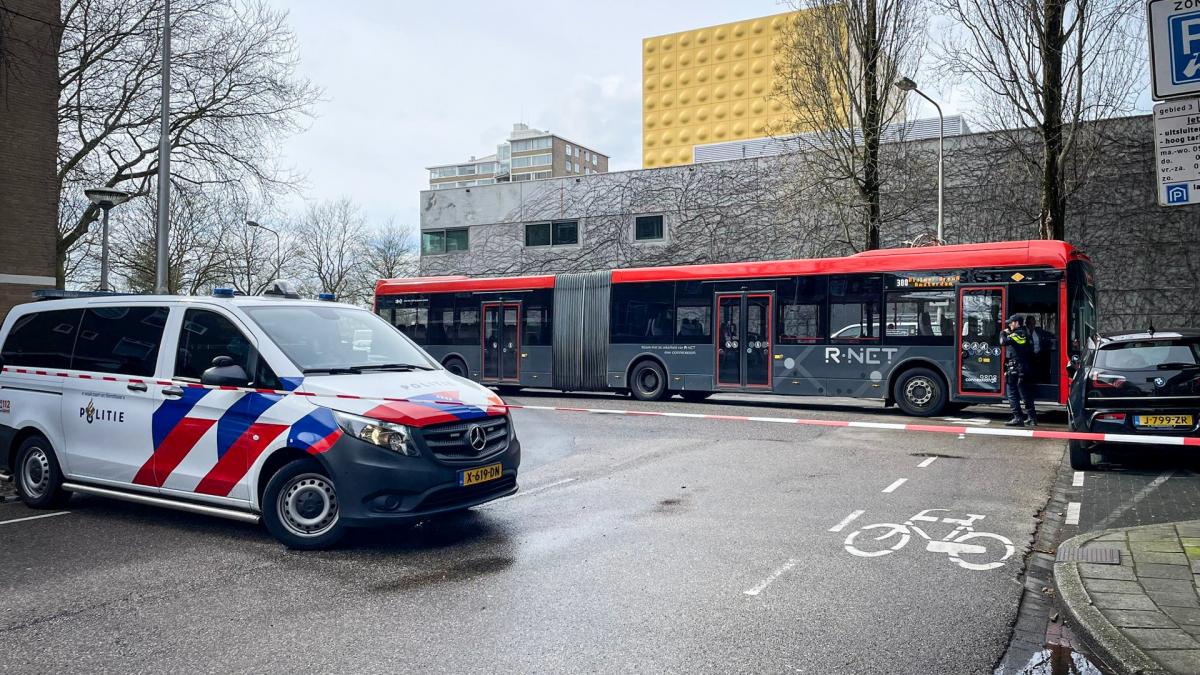 Opgepakte man (67) in bus Amstelveen riep al op Schiphol dat hij een ...