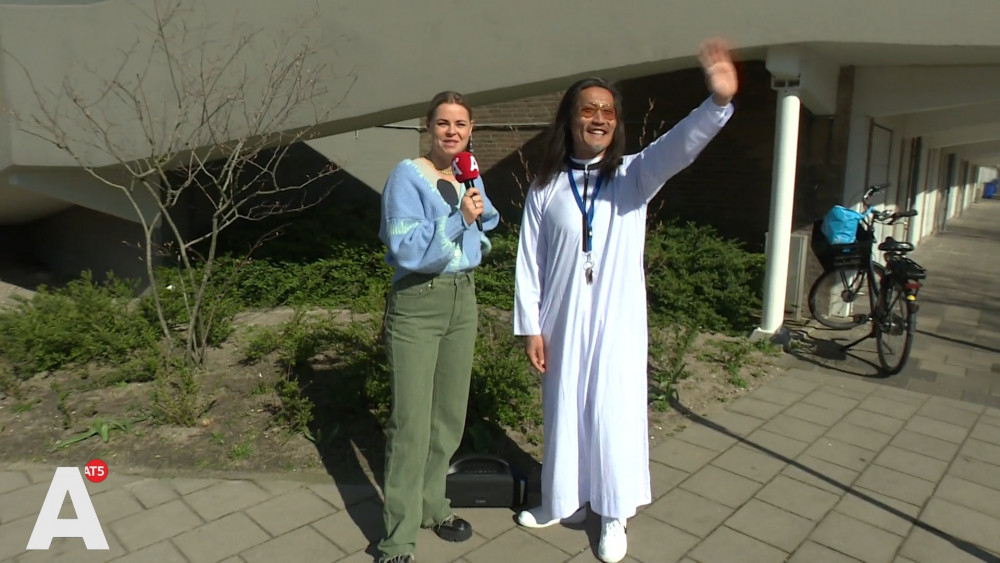 Kungfu, bejaardenballet, blote billen en Balkankoor: De Straten in de ...