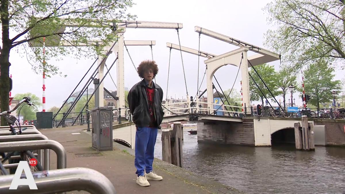 Benjamin Fro sliep bij Süskindbrug ter inspiratie voor gedicht bij ...
