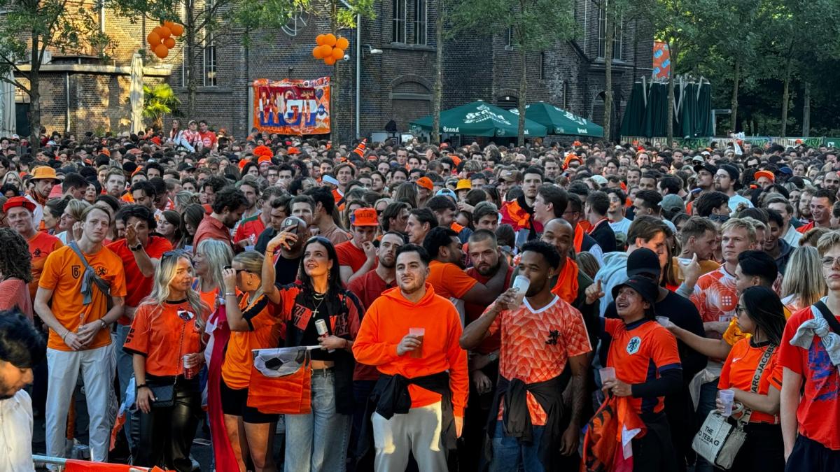 Terugkijken: zo werd de halve finale van het EK in de stad beleefd - AT5