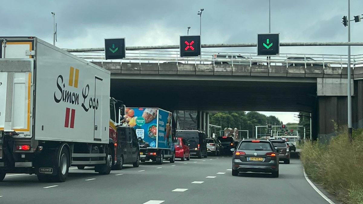 Files rond de stad en dan ook nog een rijstrook eruit bij de IJtunnel ...