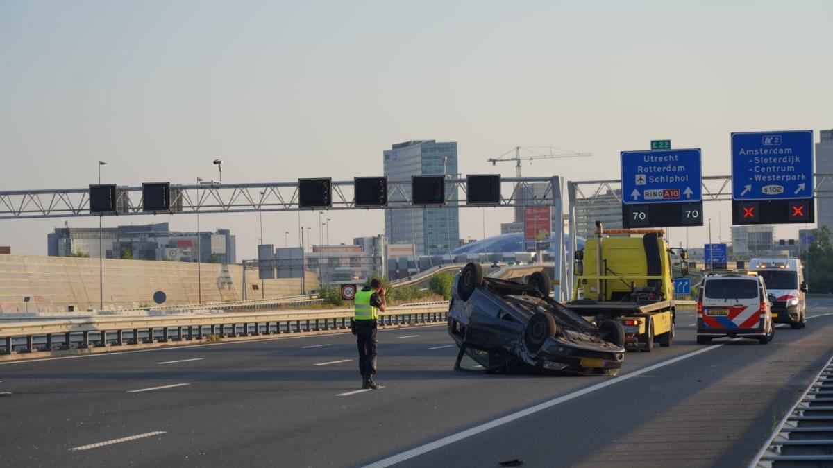 A10 West bij Sloterdijk urenlang dicht door ongeval, vijf kinderen gewond - AT5