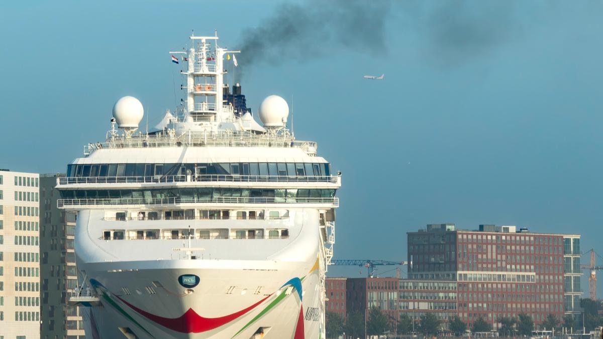 Walstroom moet uitstoot van cruiseschepen bij Passenger Terminal ...
