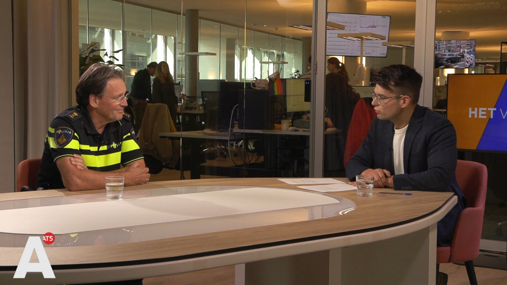 Nieuwe politiechef Peter Holla - AT5