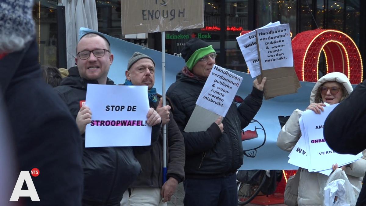 Bewoners protesteren tegen toerisme: "Binnenstad is geen leuke plek ...