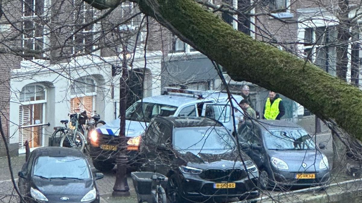 Magneetvissers vinden oude granaat in Prinsengracht - AT5