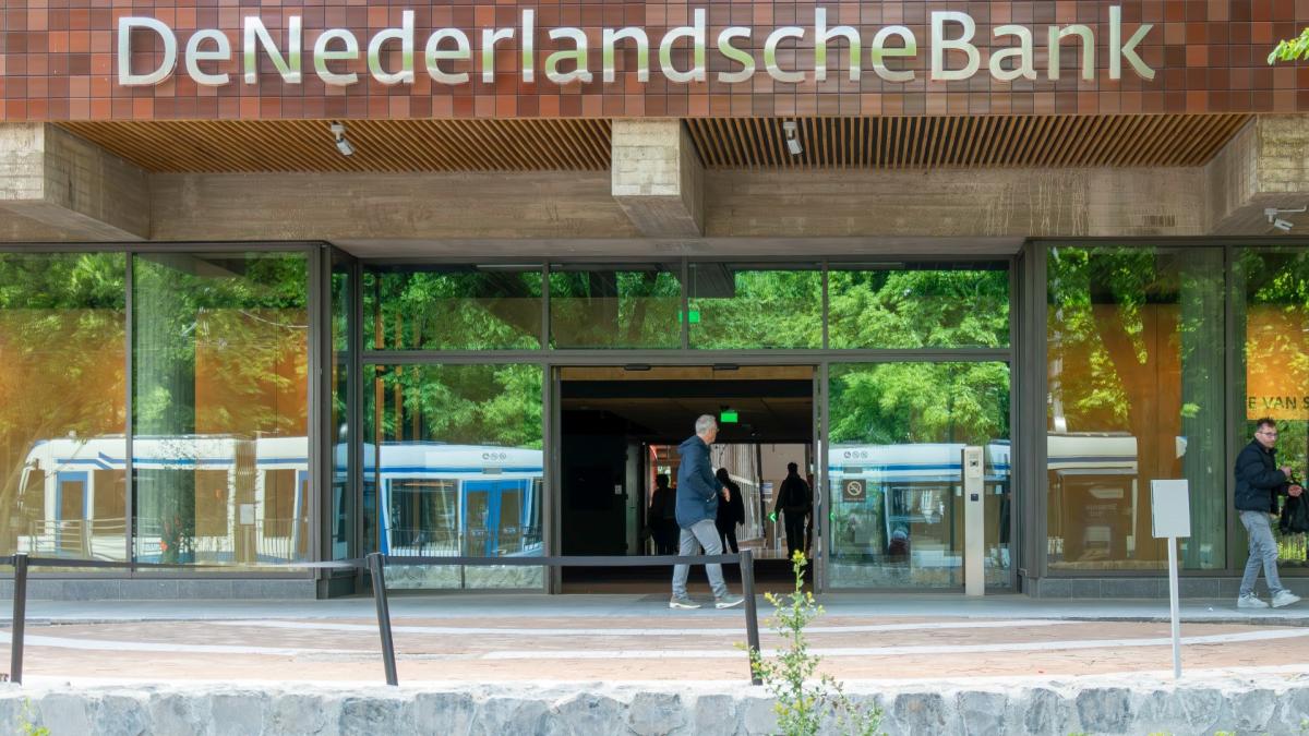 DNB bezuinigt 60 miljoen euro, schrapt onbekend aantal banen - AT5