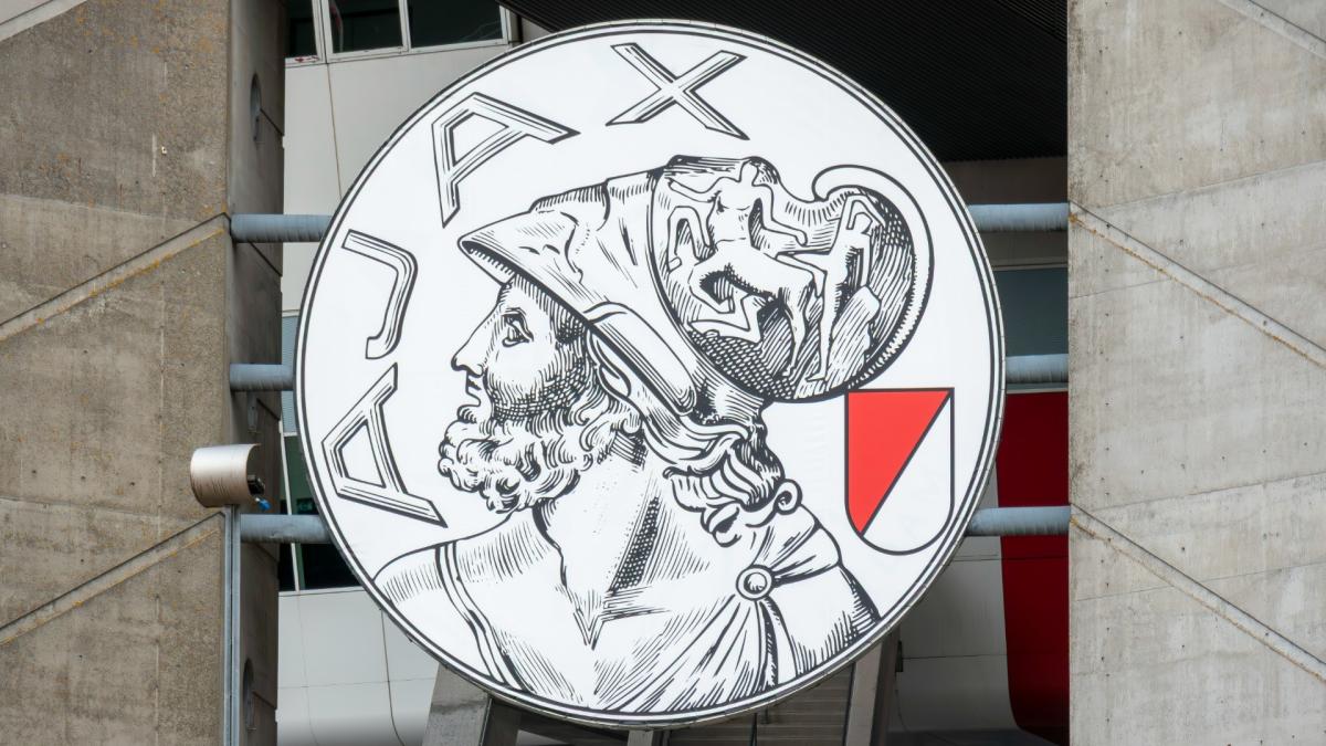 'Ajax huurt Maximilian Ibrahimović, zoon van Zlatan, van AC Milan' - AT5