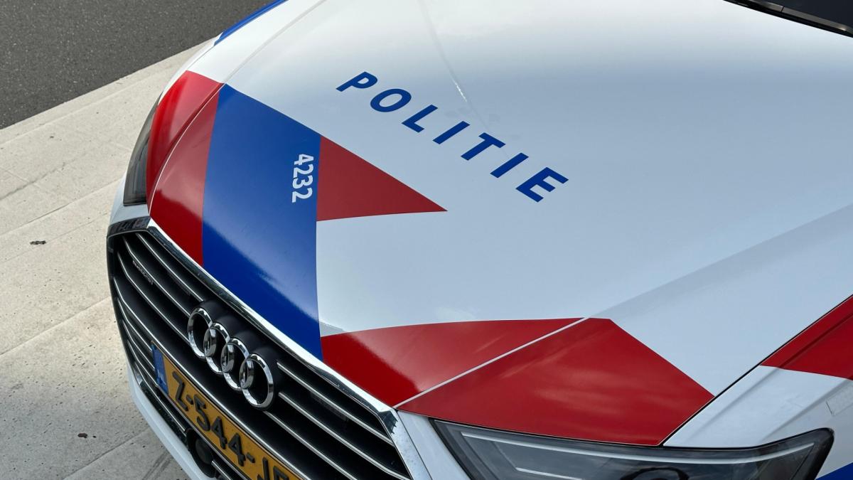 Politie lost waarschuwingsschot bij aanhouding tieners in Zuidoost - AT5