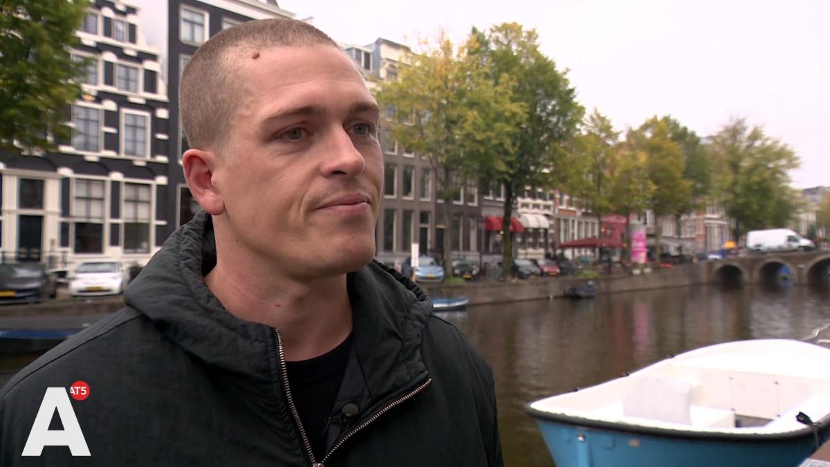 Tijn redde moeder en kind uit te water geraakte mini-auto: "Je hebt ...