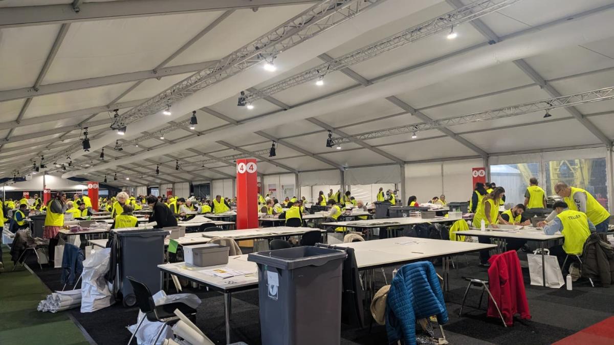 Liveblog verkiezingen: D66 heeft in Amsterdam straatlengte voorsprong ...
