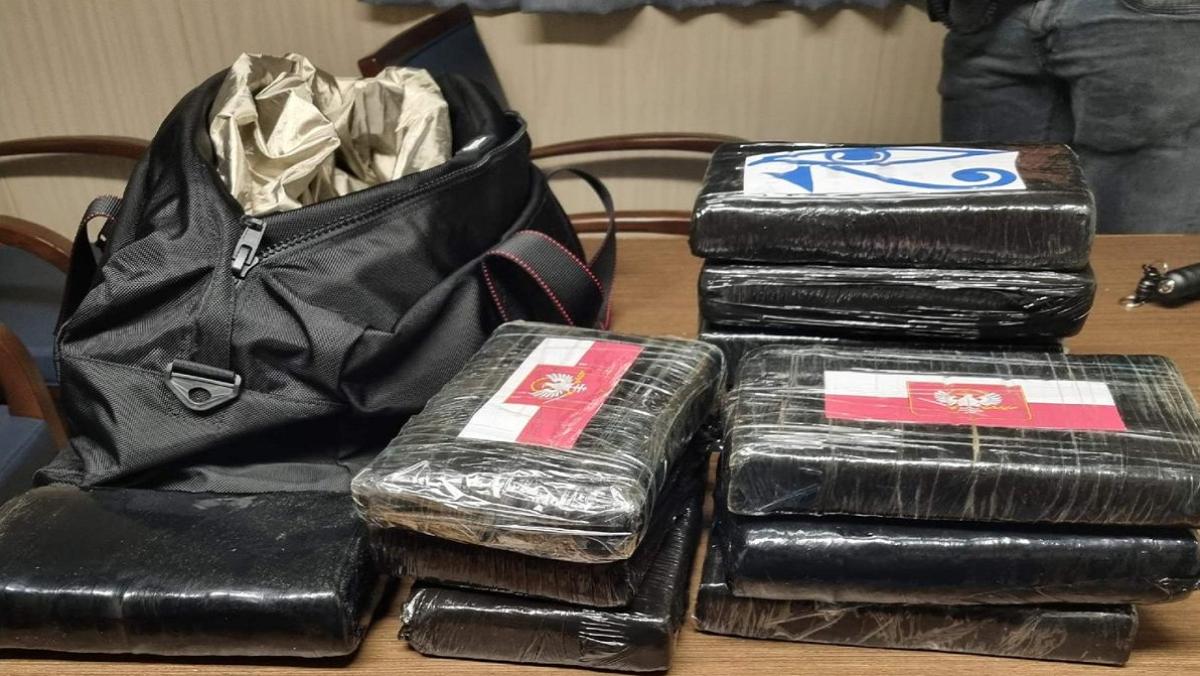 Cel voor nep-haveninspecteur die kookolie kwam controleren maar coke ...