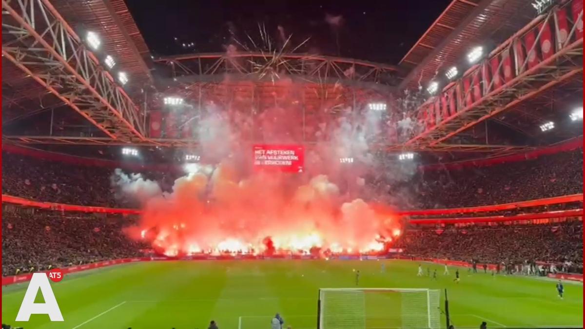 F-side blijft leeg tijdens Ajax-Feyenoord na afsteken vuurwerk - AT5