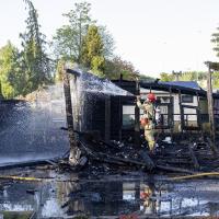 Bewoonster gewond na felle brand tuinhuisje: "Als het met haar maar ...